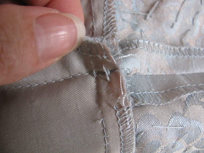 How To Take In The Bust on a Dress or Top – The Sewing Garden