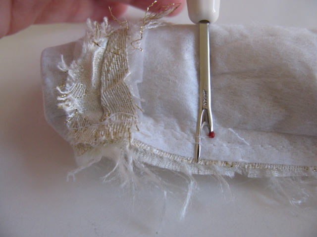 How To Shorten Shoulder Straps on Your Dress or Top – The Sewing Garden