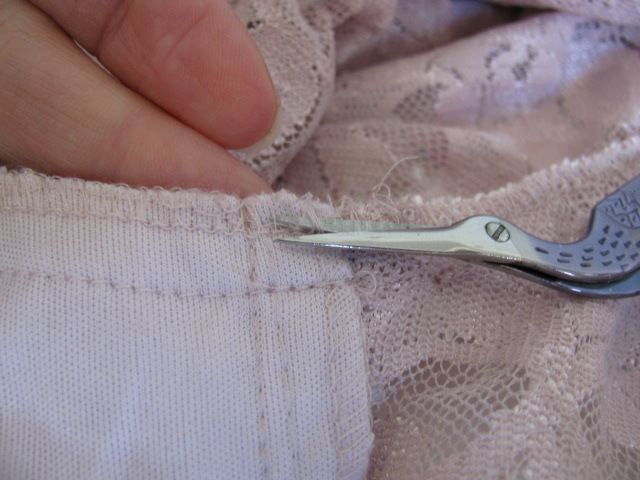 How To Take in Side Seams and Facings – The Sewing Garden