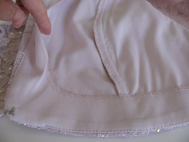 How To Take in Side Seams and Facings – The Sewing Garden