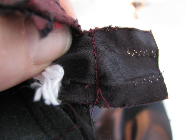 How To Take in a Dress with Piping – The Sewing Garden