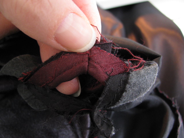 How To Take in a Dress with Piping – The Sewing Garden